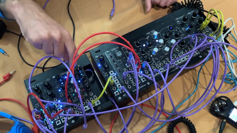 An FPGA Based Triple Digital Oscillator And Frequency Modulation Toolkit!